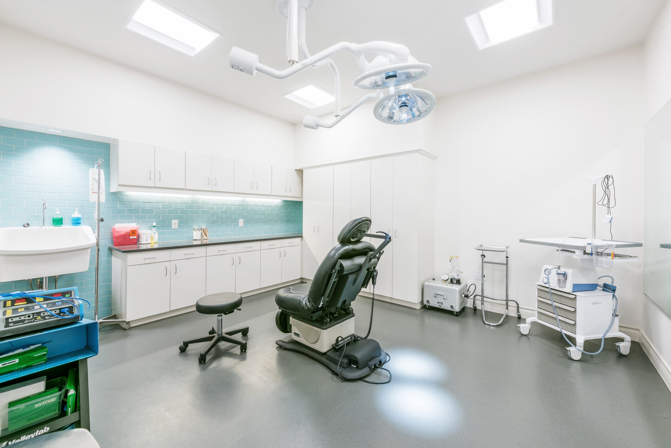 Eric Minns M.D. - Eric Minns M.D. Plastic Surgery Center